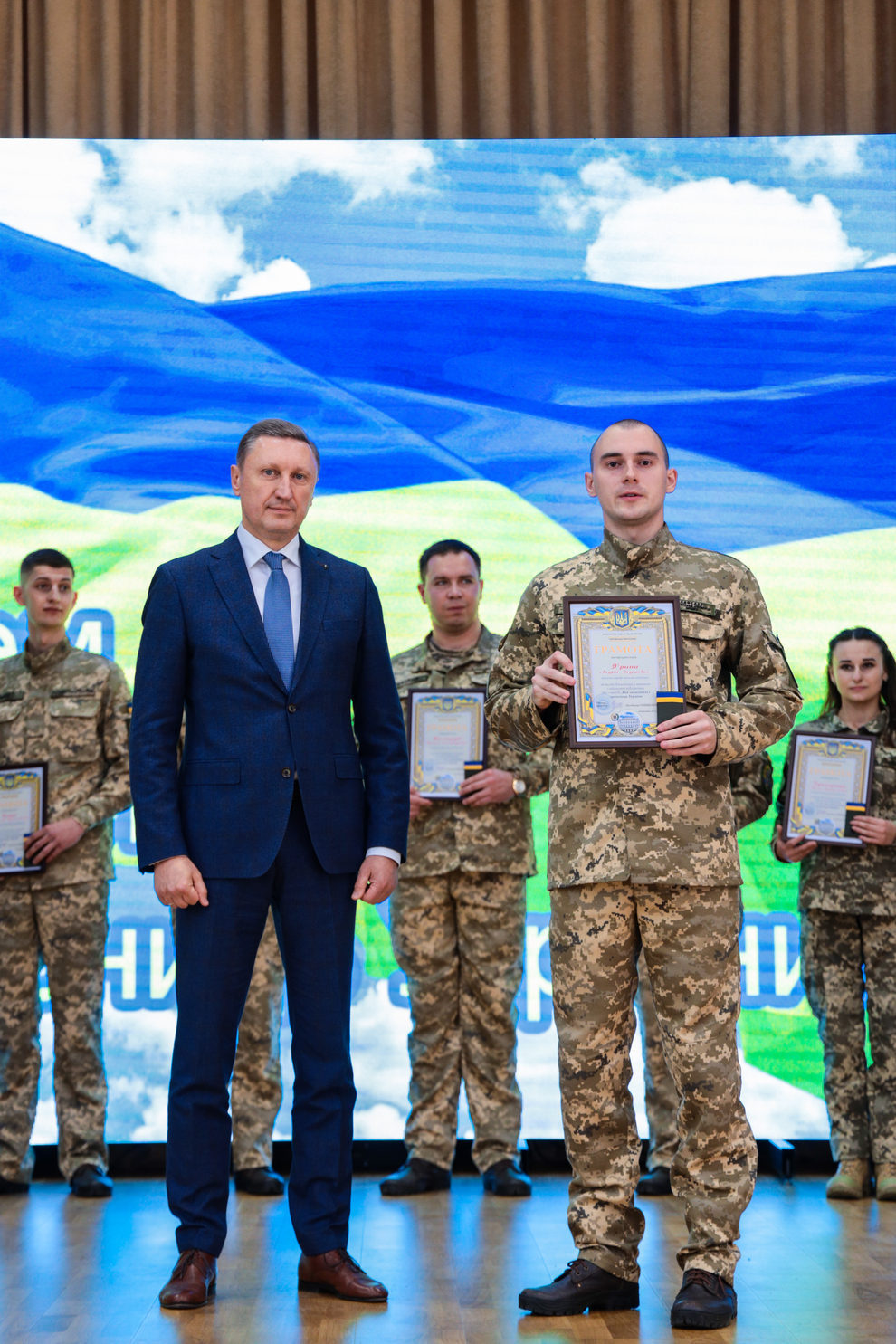 University congratulates the graduates of the Department of Military ...
